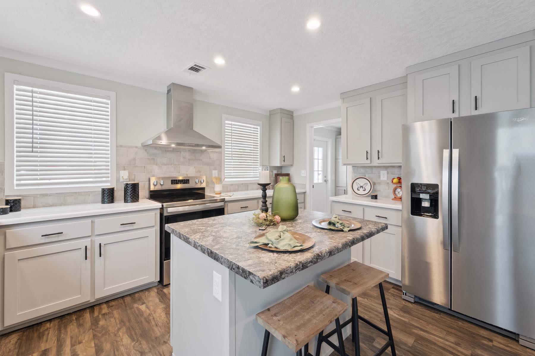 The LouLou: 4 Bed Modern Farmhouse Mobile Home | Dothan, AL