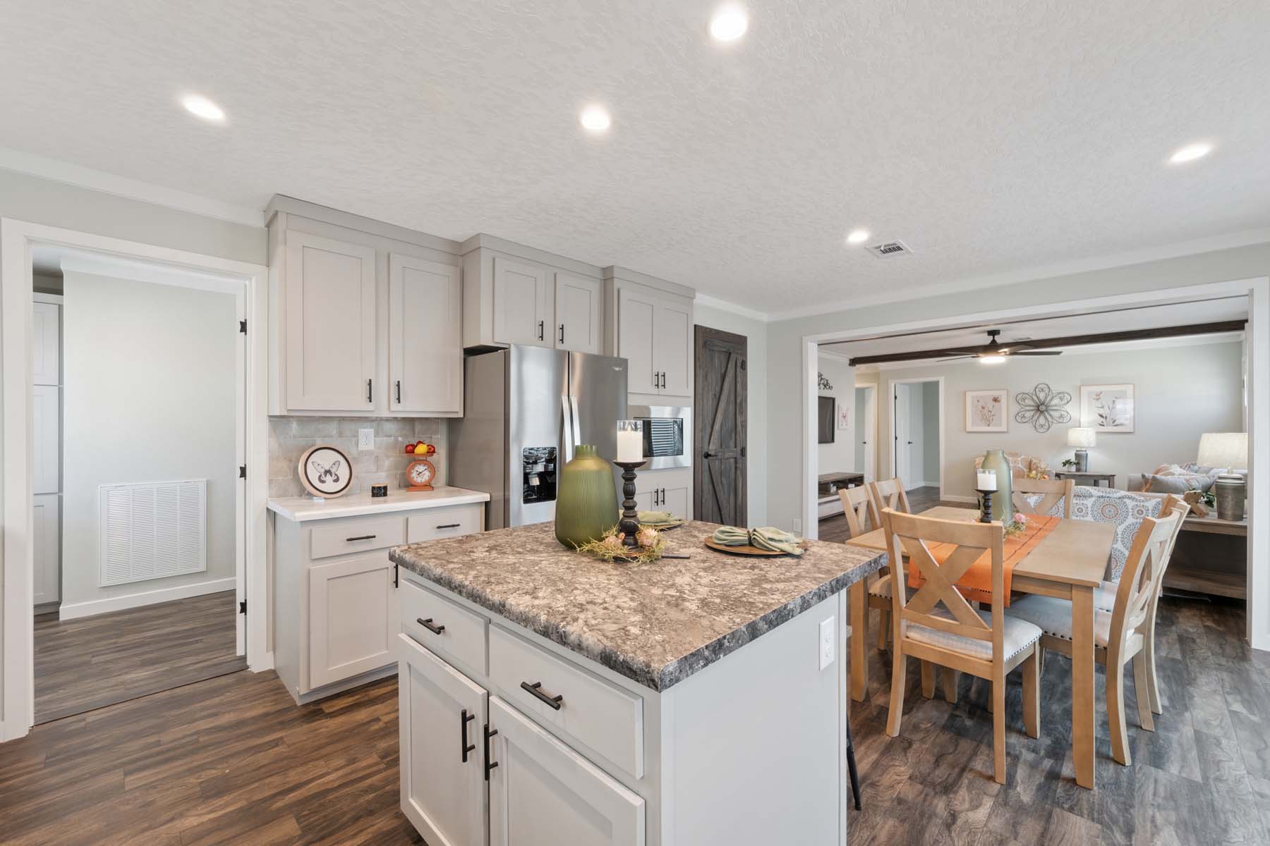 The LouLou: 4 Bed Modern Farmhouse Mobile Home | Dothan, AL